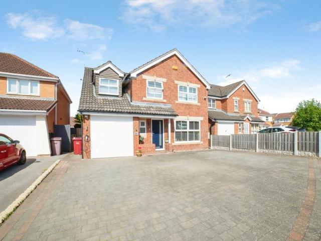 5 bedroom detached house for sale
