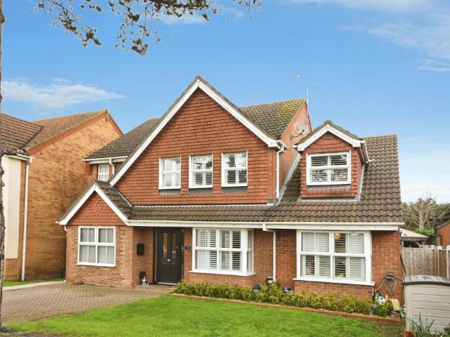 5 bedroom detached house for sale