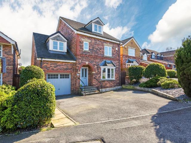 5 bedroom detached house for sale