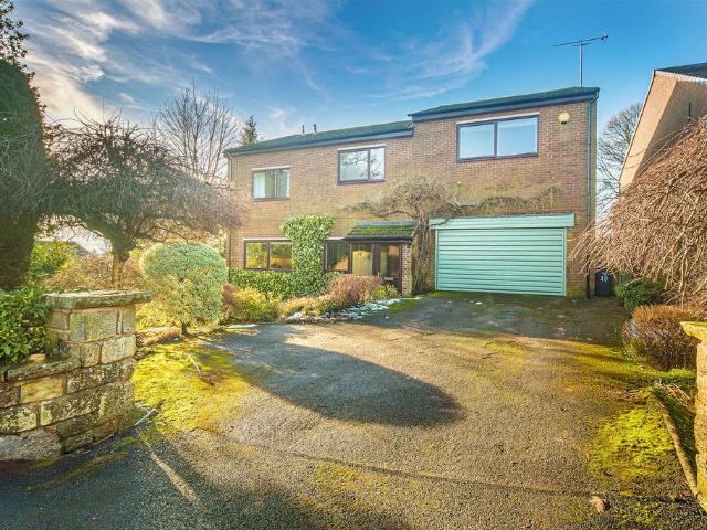 5 bedroom detached house for sale