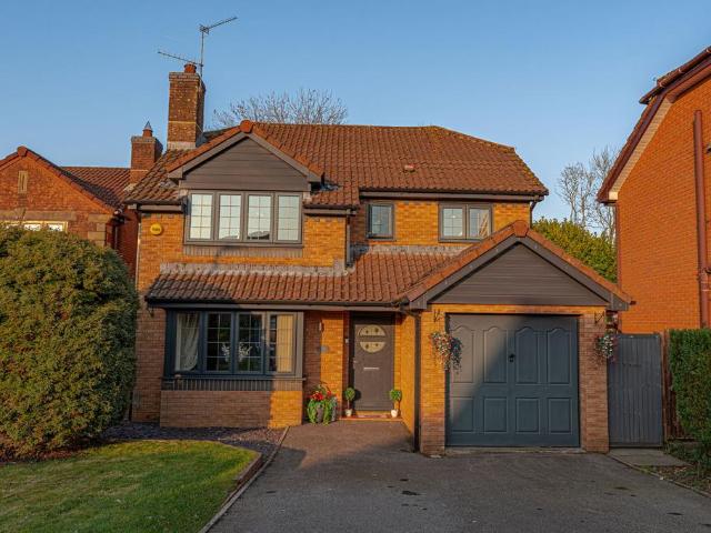 5 bedroom detached house for sale
