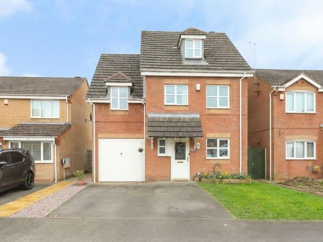 5 bedroom detached house for sale