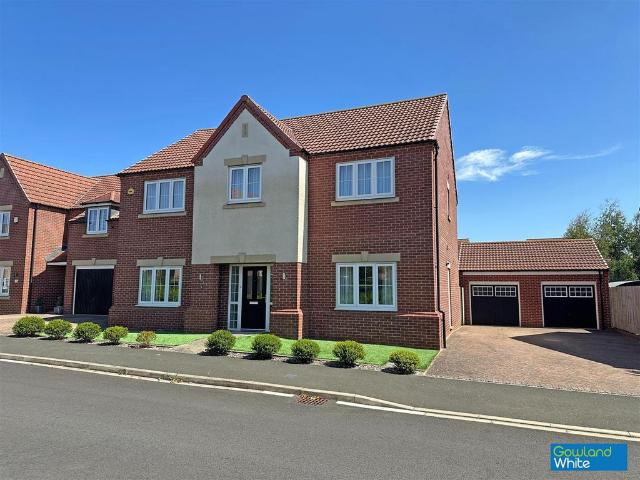 5 bedroom detached house for sale