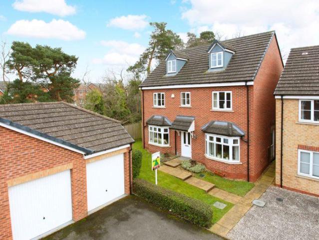 4 bedroom detached house for sale