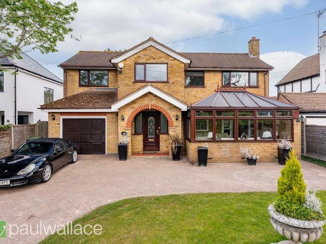 5 bedroom detached house for sale