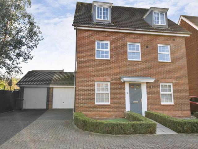 5 bedroom detached house for sale