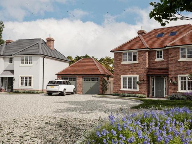 5 bedroom detached house for sale