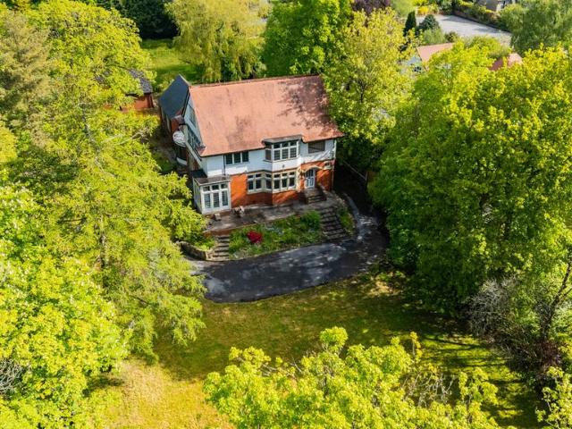 5 bedroom detached house for sale
