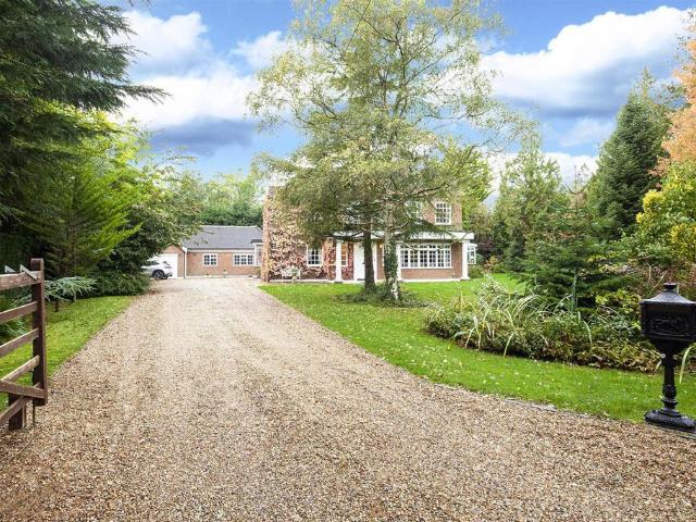 5 bedroom detached house for sale