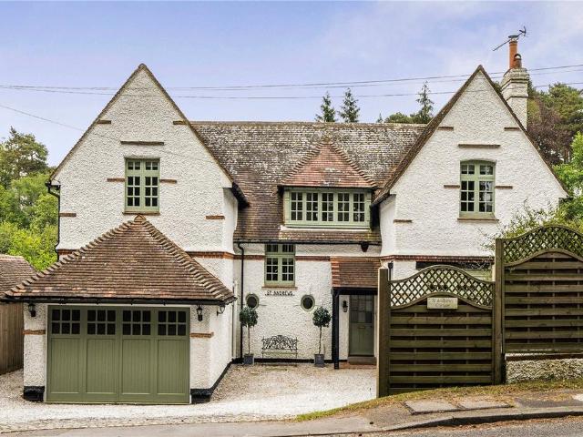 5 bedroom detached house for sale