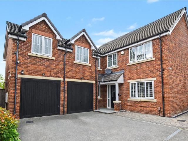 5 bedroom detached house for sale