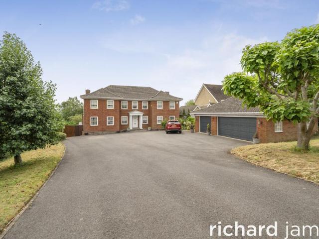 5 bedroom detached house for sale