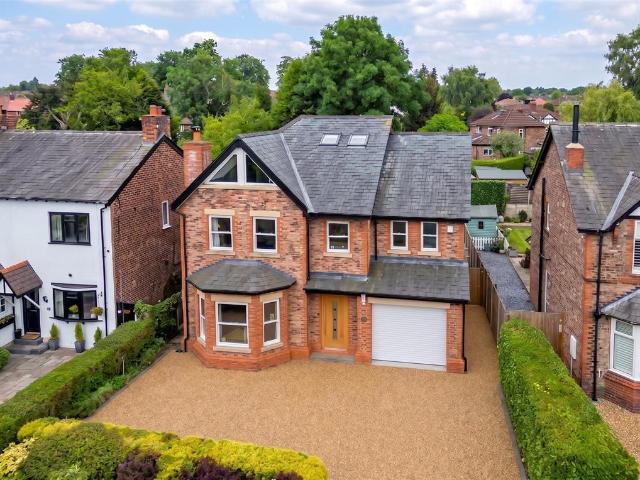 5 bedroom detached house for sale