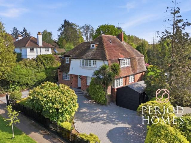 5 bedroom detached house for sale
