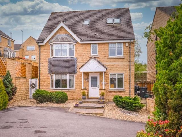 5 bedroom detached house for sale