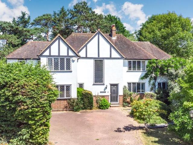 5 bedroom detached house for sale