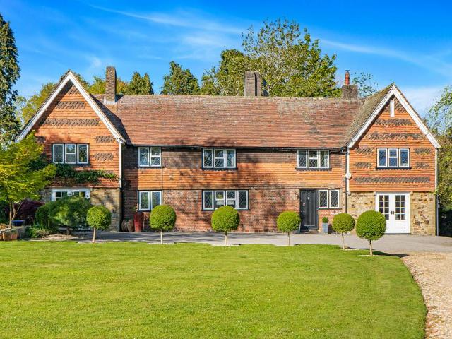 5 bedroom detached house for sale