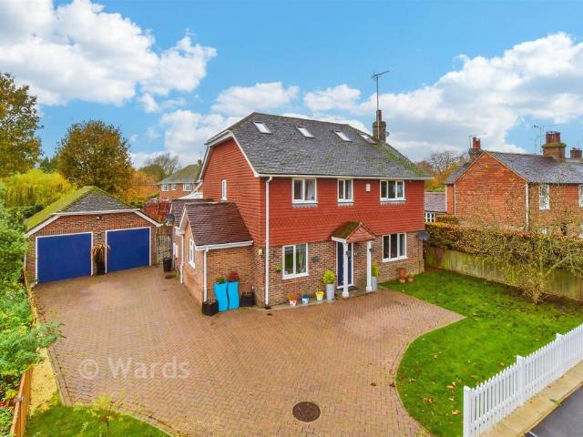 5 bedroom detached house for sale