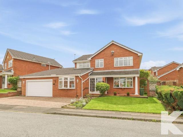 5 bedroom detached house for sale