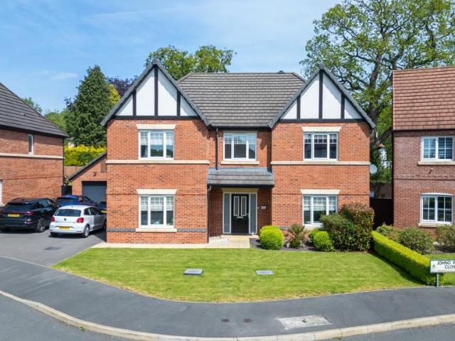 5 bedroom detached house for sale