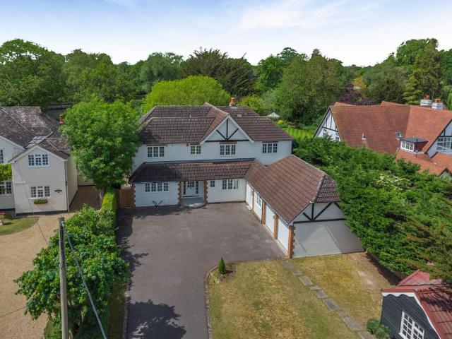 5 bedroom detached house for sale