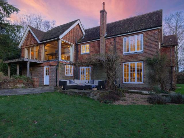 5 bedroom detached house for sale