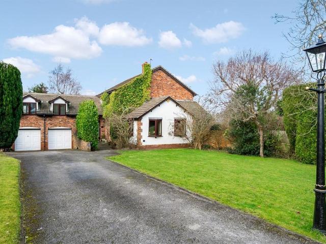 5 bedroom detached house for sale