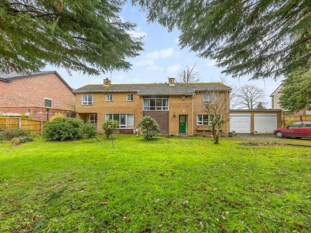 5 bedroom detached house for sale