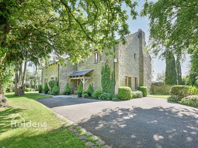5 bedroom detached house for sale