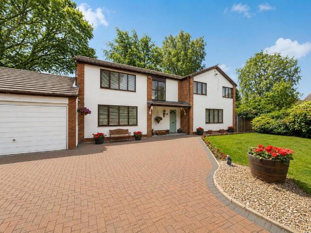 5 bedroom detached house for sale