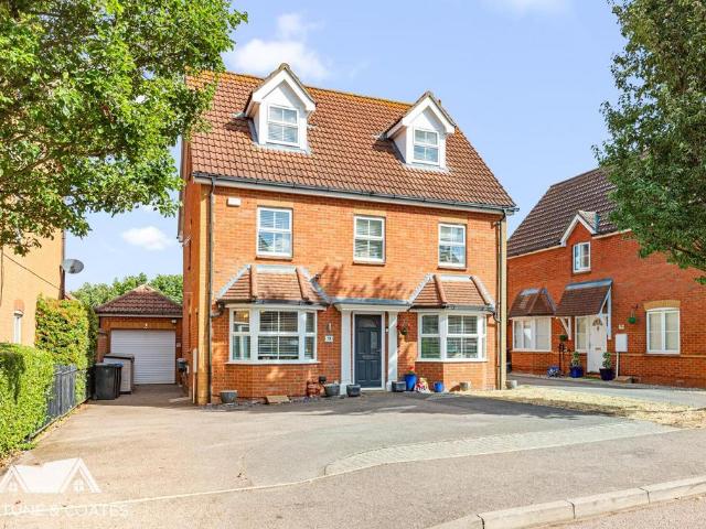 5 bedroom detached house for sale