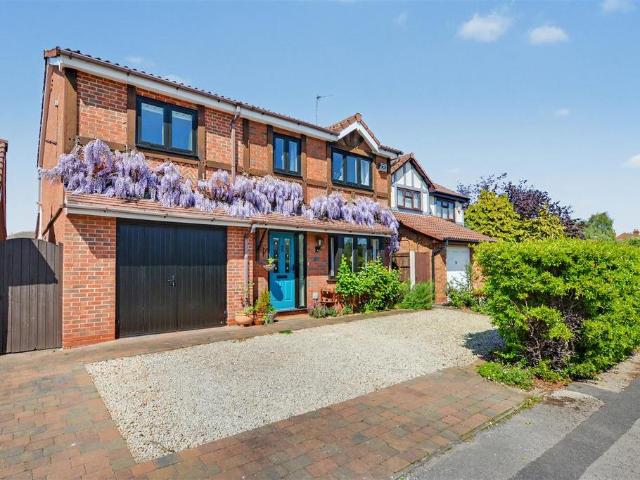 5 bedroom detached house for sale