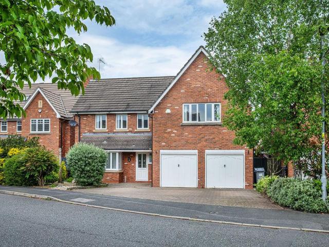 5 bedroom detached house for sale