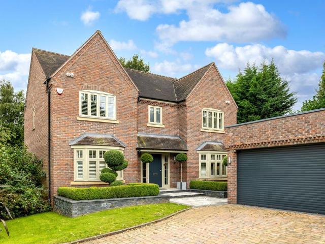 5 bedroom detached house for sale