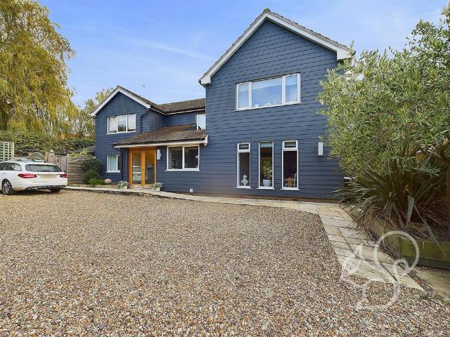 5 bedroom detached house for sale
