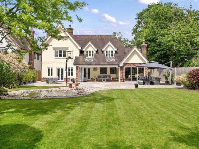5 bedroom detached house for sale