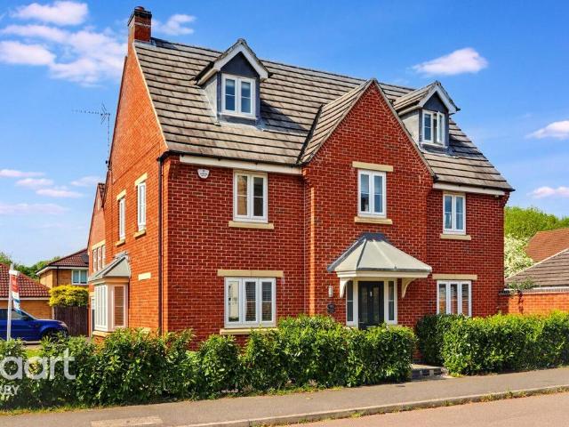 5 bedroom detached house for sale