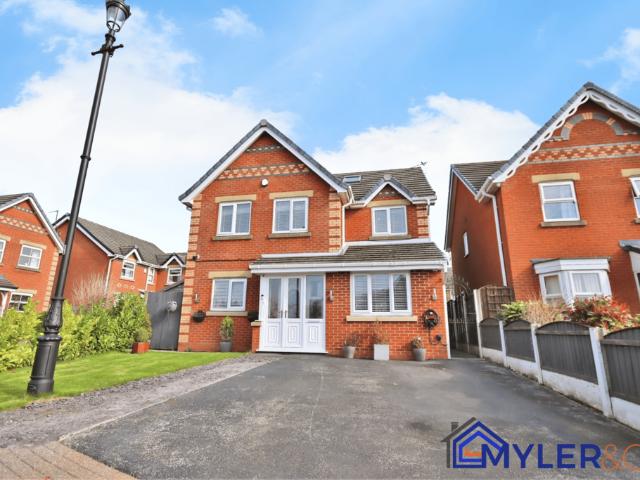 5 bedroom detached house for sale