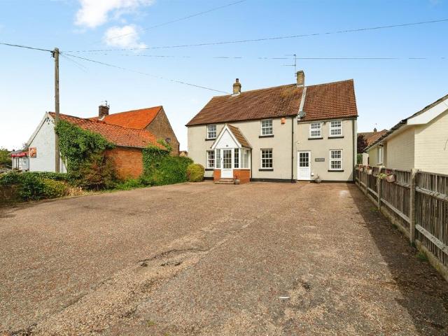 5 bedroom detached house for sale