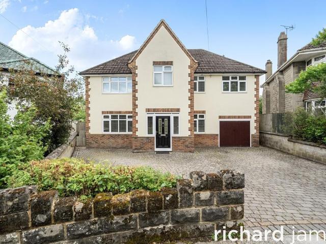 5 bedroom detached house for sale