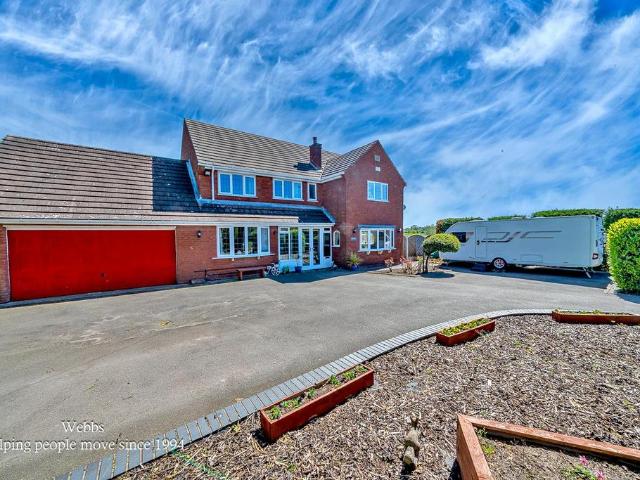 5 bedroom detached house for sale