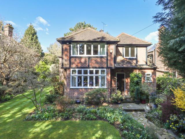 5 bedroom detached house for sale
