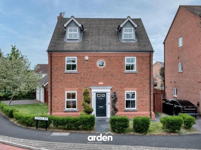 5 bedroom detached house for sale