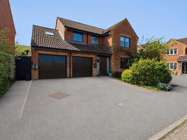 5 bedroom detached house for sale