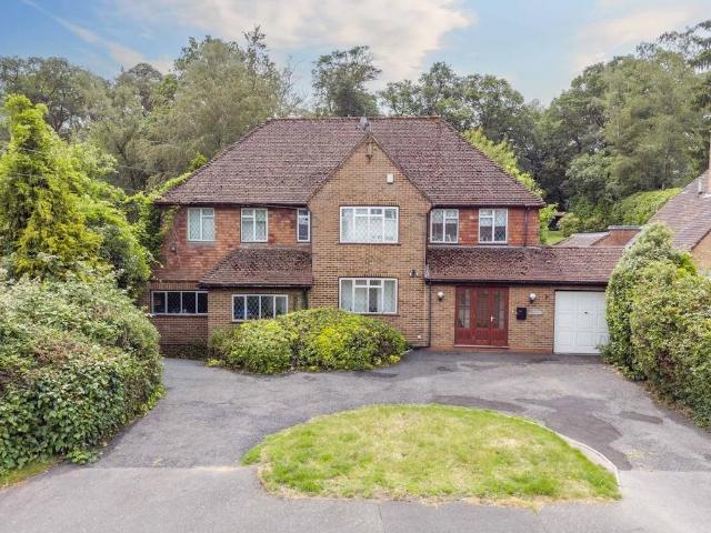 5 bedroom detached house for sale