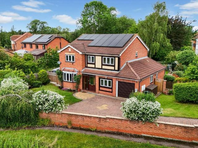 5 bedroom detached house for sale