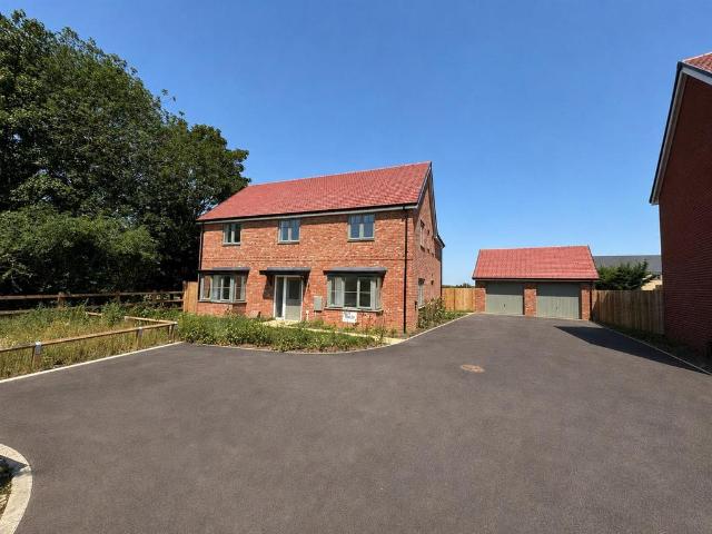 5 bedroom detached house for sale