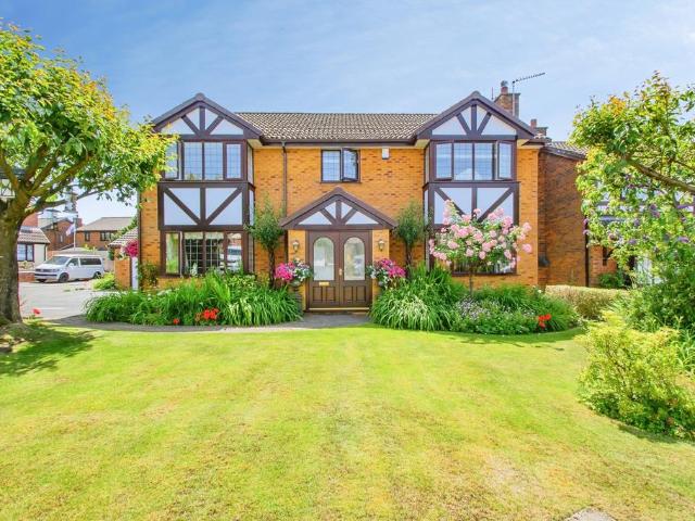 5 bedroom detached house for sale