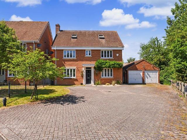 5 bedroom detached house for sale
