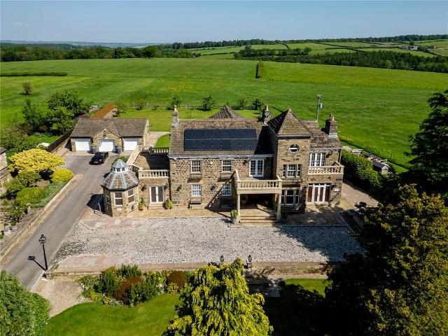 5 bedroom detached house for sale